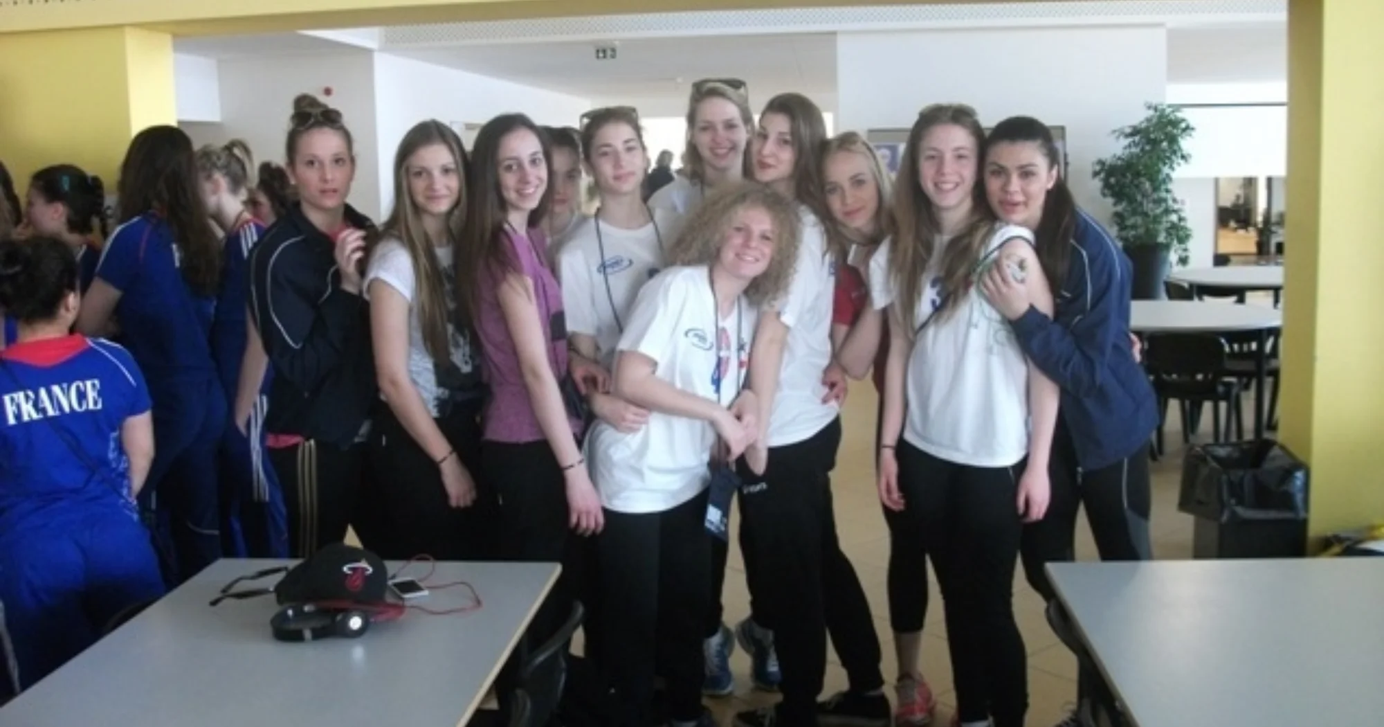 Odbojkašice Srednje škole Mate Balote 17. na svijetu - Parentium ...