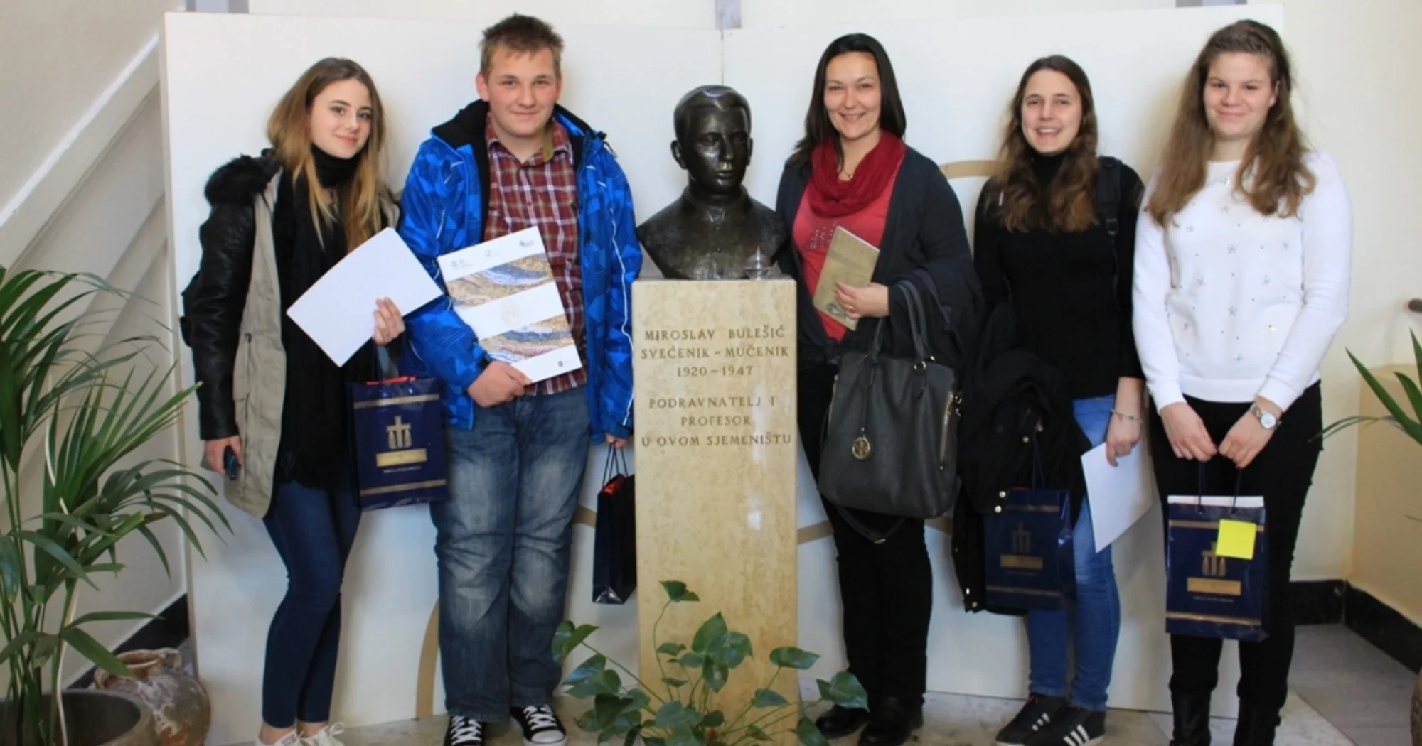 Srednjoj školi Mate Balote drugo mjesto na natjecanju iz vjeronauka ...