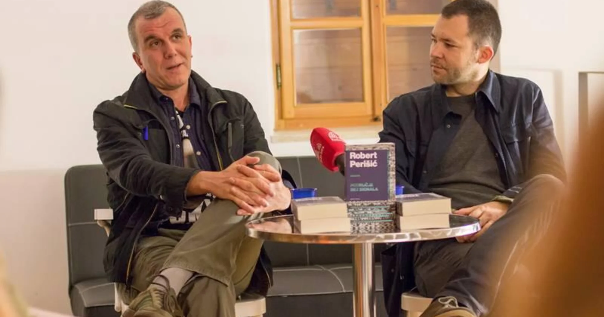 Robert Perišić u Kući za pisce - Hiži od besid - Parentium | Vijesti iz ...