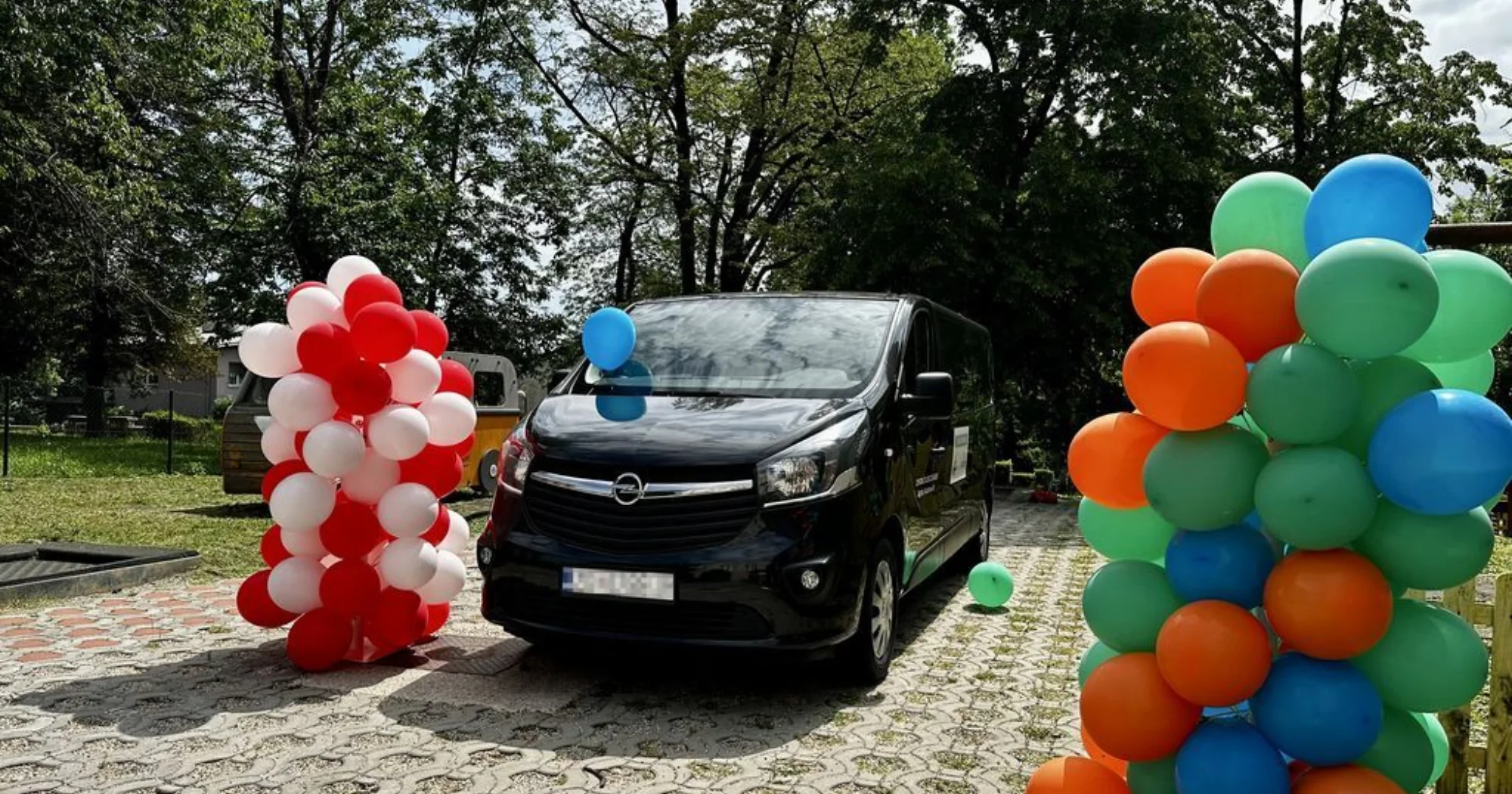 Bina-Istra i Eccos donirali kombi vozilo Dječjem domu Zagreb ...